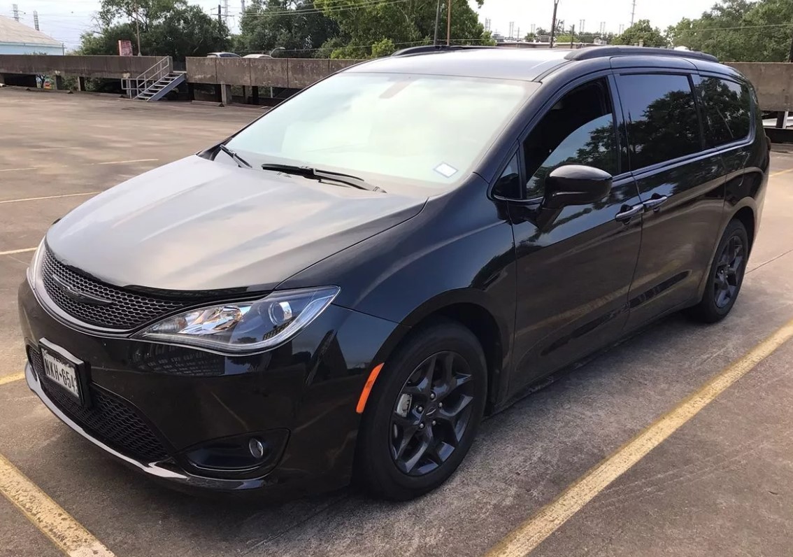A Minivan with Style! – Dallas Lease Returns